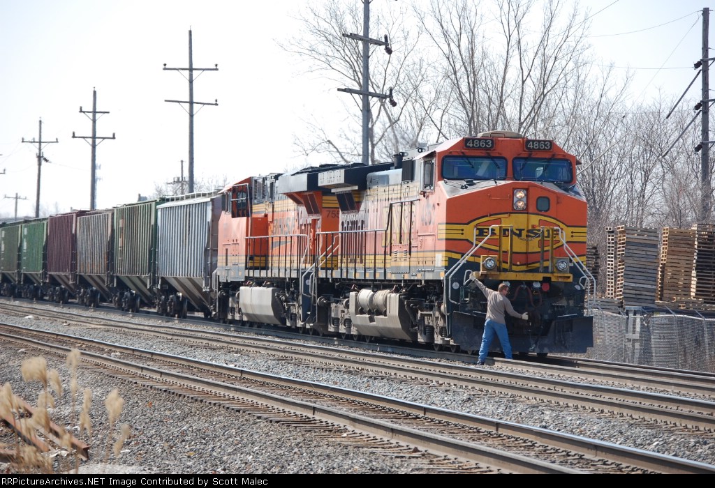 BNSF 4863 & 7551